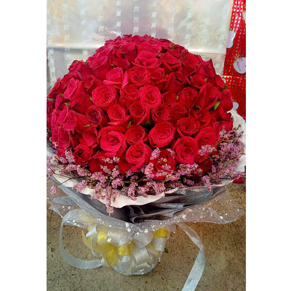 Round Bouquet With 150 Lovely Roses – abflowercenter.com